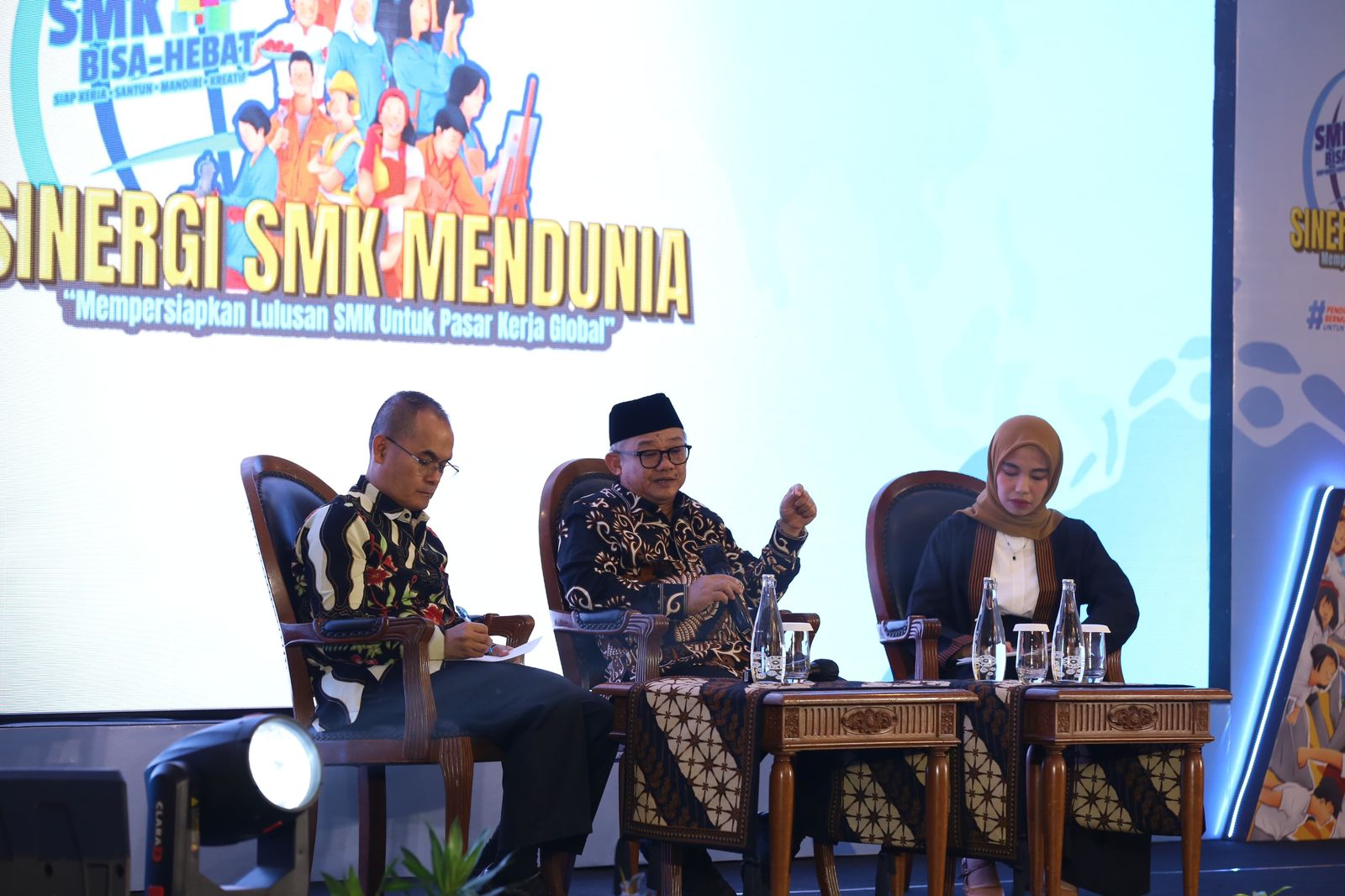 Siaran Pers: Kemendikdasmen Tegaskan Komitmen Perkuat Peran Lulusan SMK di Pasar Global